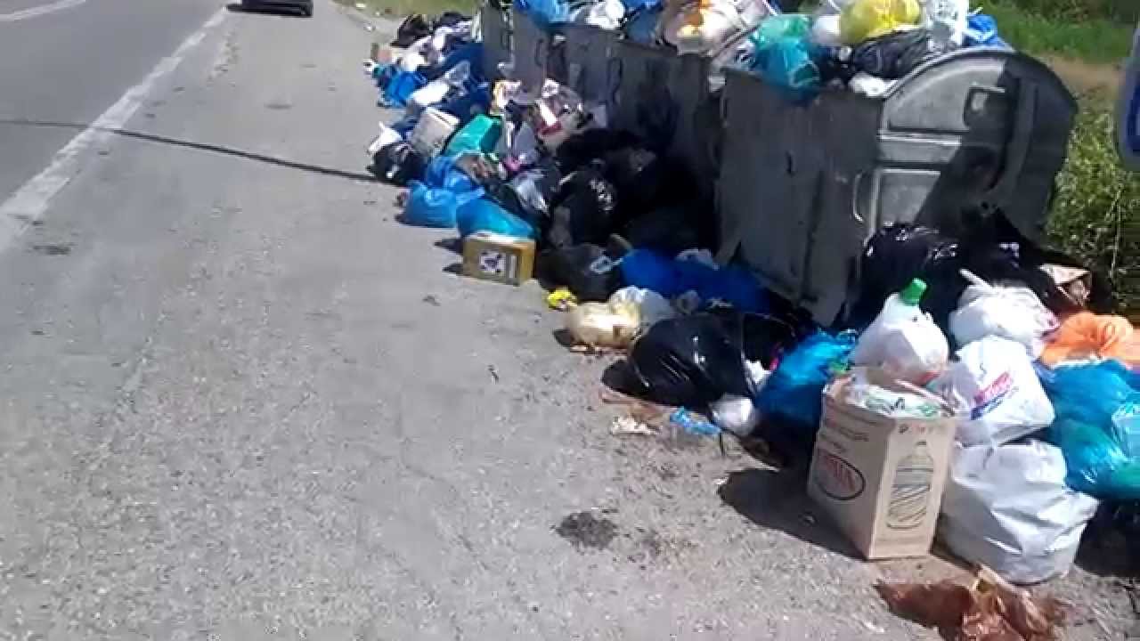 ΤΑ ΣΚΟΥΠΙΔΙΑ ΣΤΗ ΖΑΧΑΡΩ - YouTube
