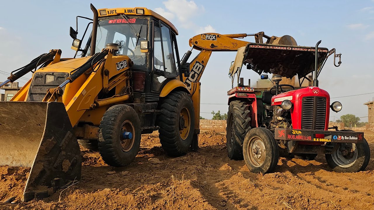 Jcb 3dx Backhoe Machine Loading Mud into Trolleys Massey and Eicher ...
