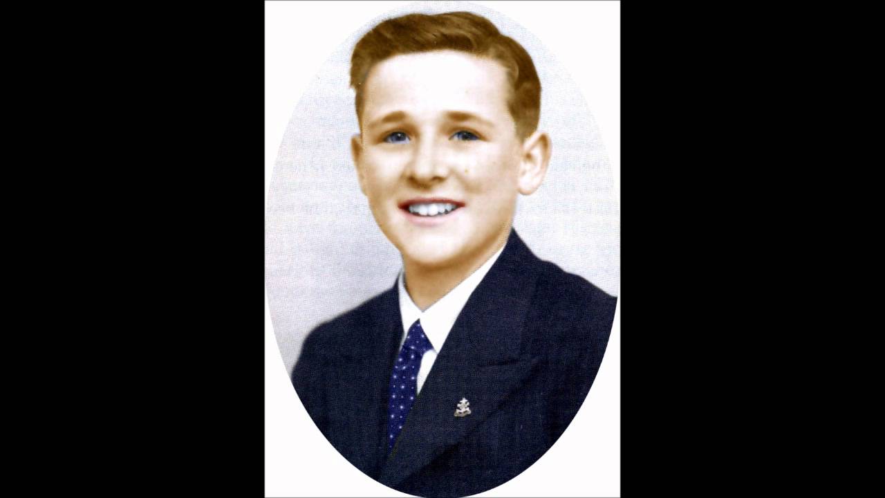 Master Derek Barsham boy soprano sings Star of God, 1946 - YouTube