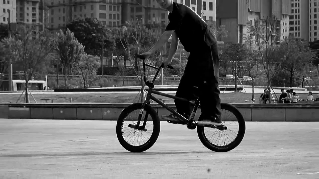 Freaky Weekend - YouTube