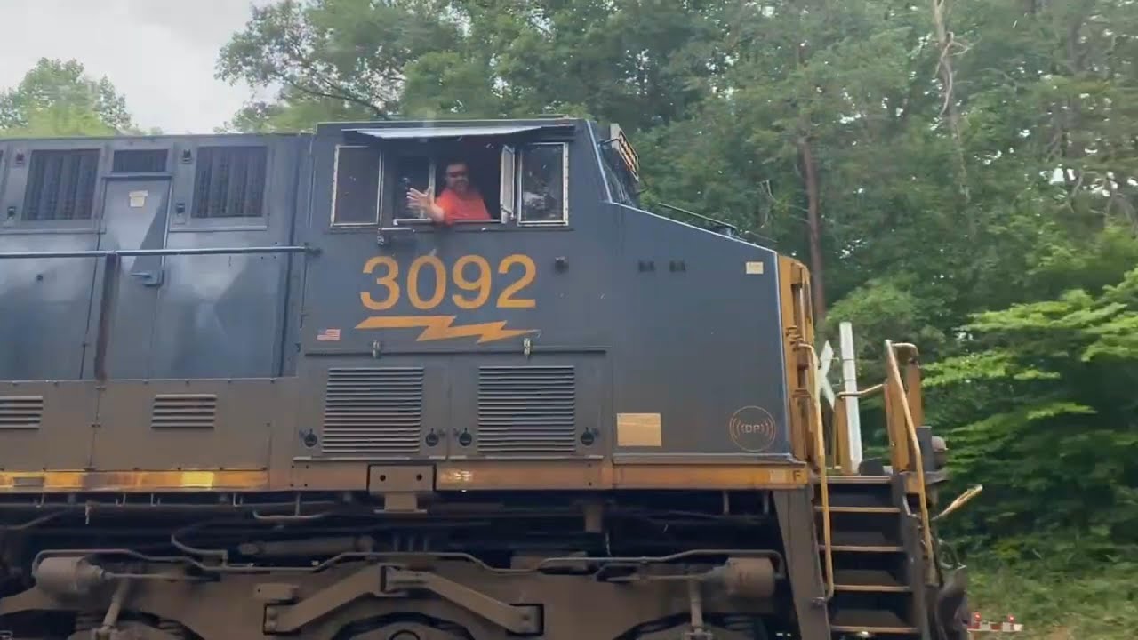 Did the CSX SCL heritage unit get vandalized already?!? M693 and M652 ...