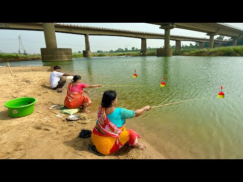Fishing Video || Village fishermen catching fish from the river in using different types of food