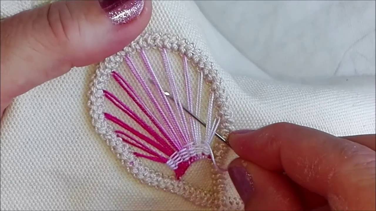 Macramè rumeno: riempimento petalo di un fiore / Romanian point lace ...