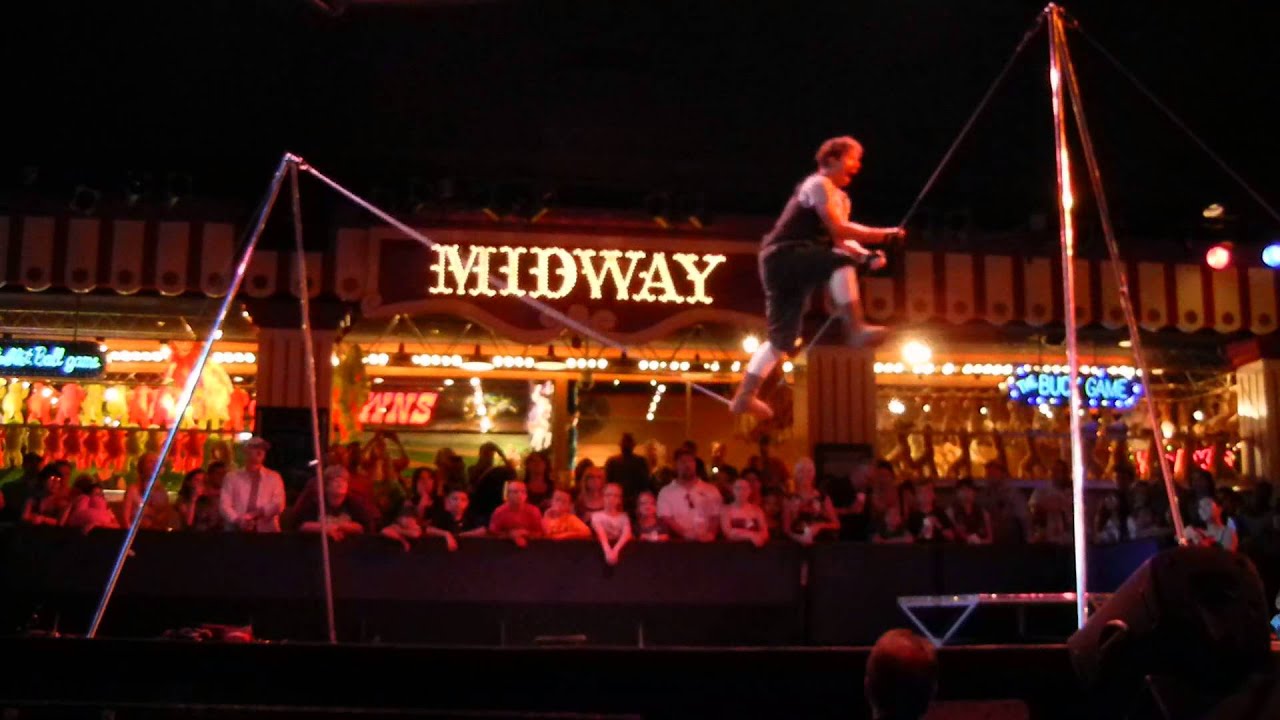 2013 07 18 Slack Wire at Circus Circus - YouTube