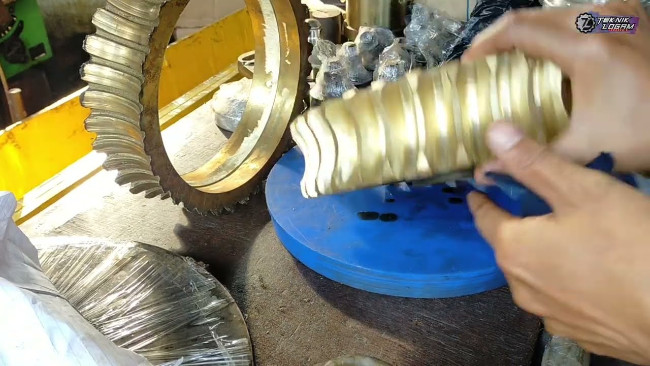 how to make worm gear - YouTube