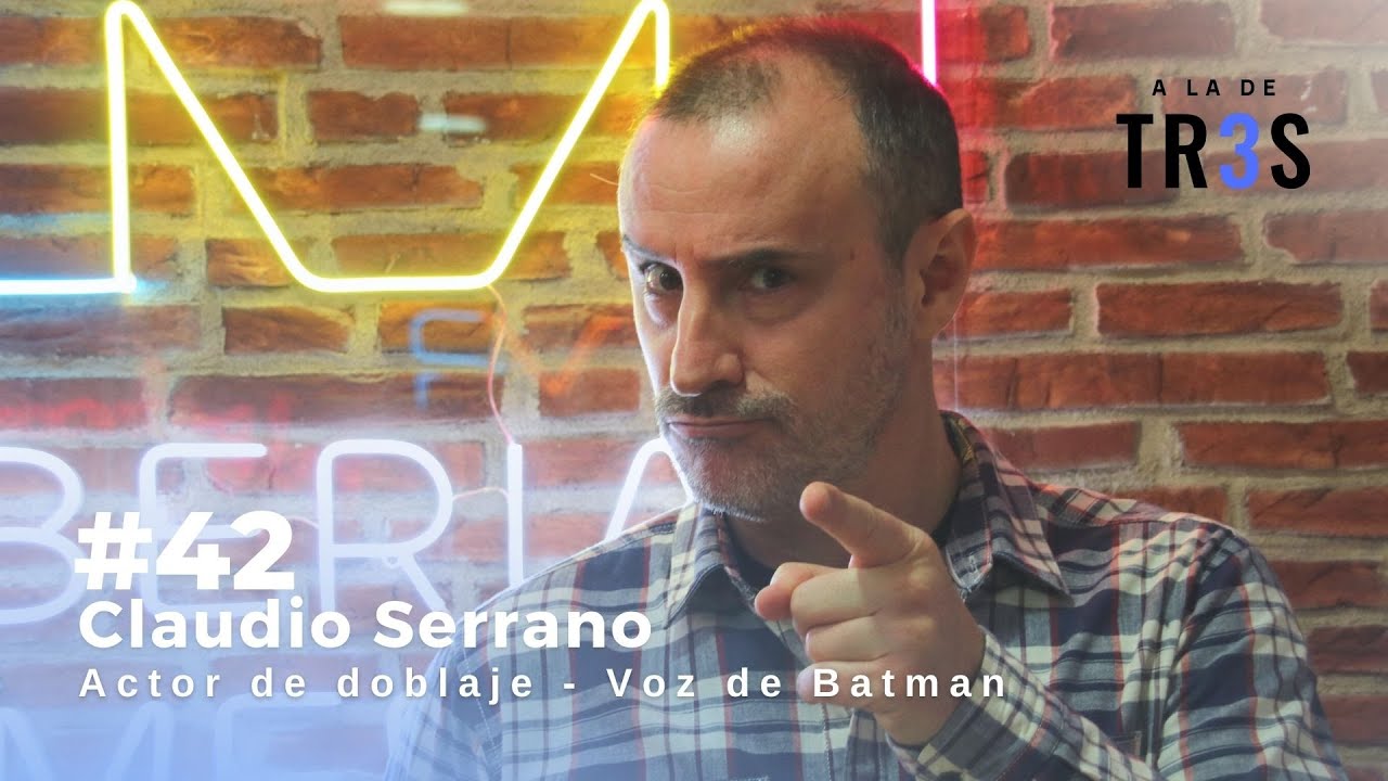 La VOZ de BATMAN | CLAUDIO SERRANO en A la de TRES #42 - YouTube
