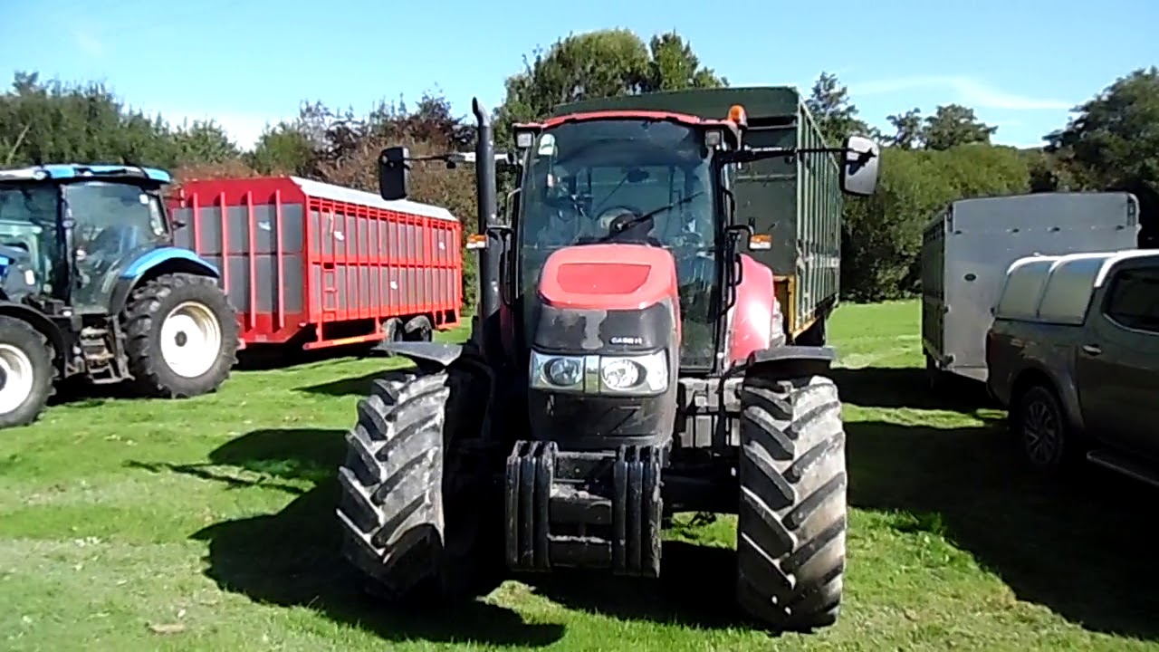CASE iH FARMALL 115U - YouTube