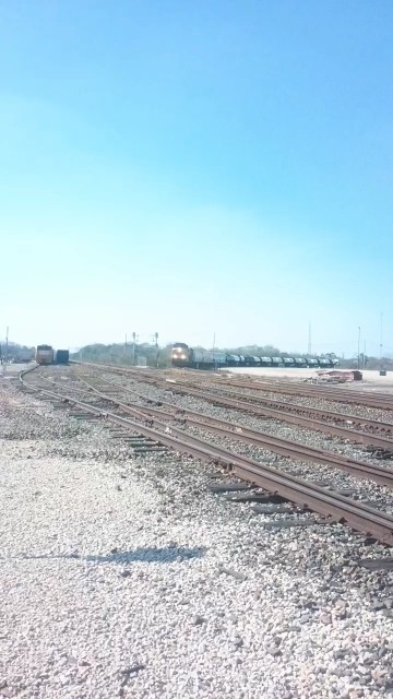 ex up 🇺🇲7623 leader leads C45AH GE leads southbound manfeist onto ...