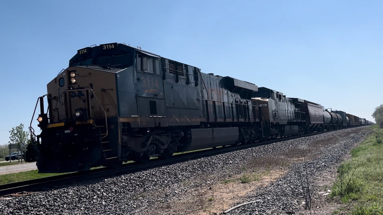 M326-07 with engines 3114 and 43 carrying 126 cars in Jenison MI - YouTube