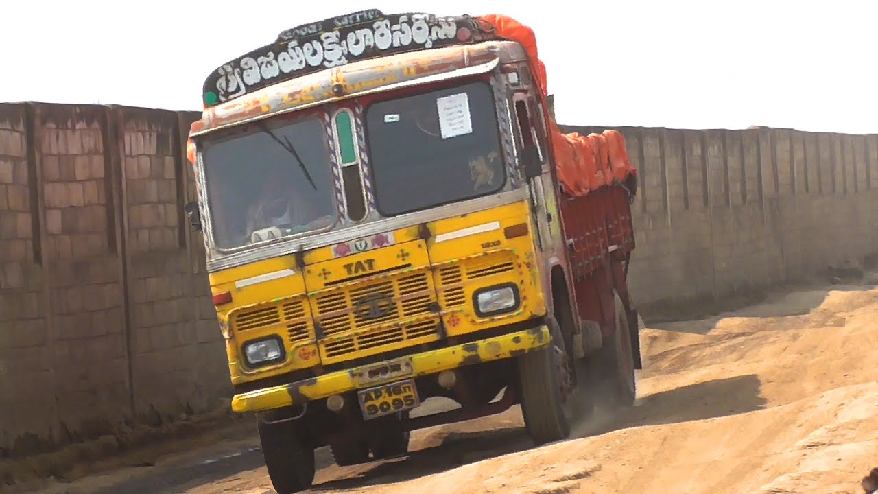 90s Model Trucks Are Running On The Road | Truck Videos | Lorry Videos ...