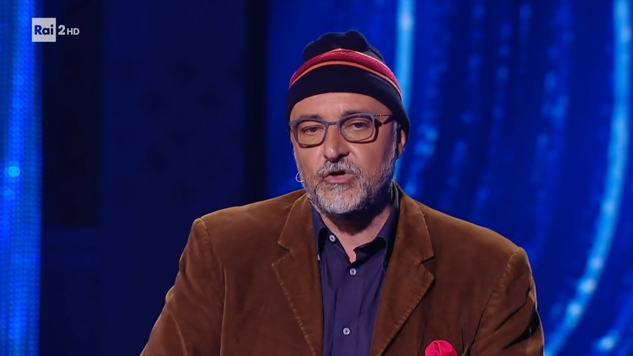 Paolo Caiazzo - Made in Sud 30/05/2022 - YouTube