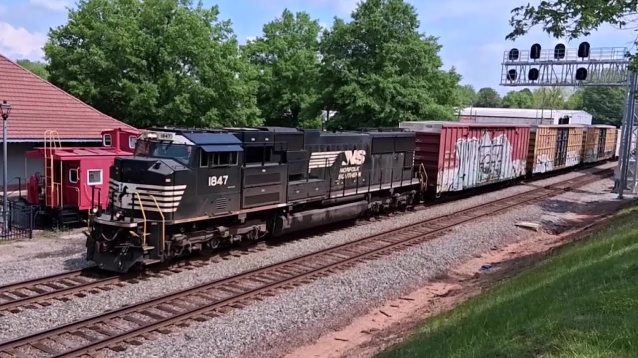 EMD SD70ACe NS #1111 "BAR CODE UNIT" led #27a returned trailing NS #4028 - #24x /Solo NS #1847 ...