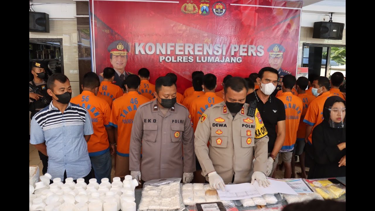 Release ungkap kasus narkoba pil Logo Y 118.672 butir, DMP 13.133 butir ...