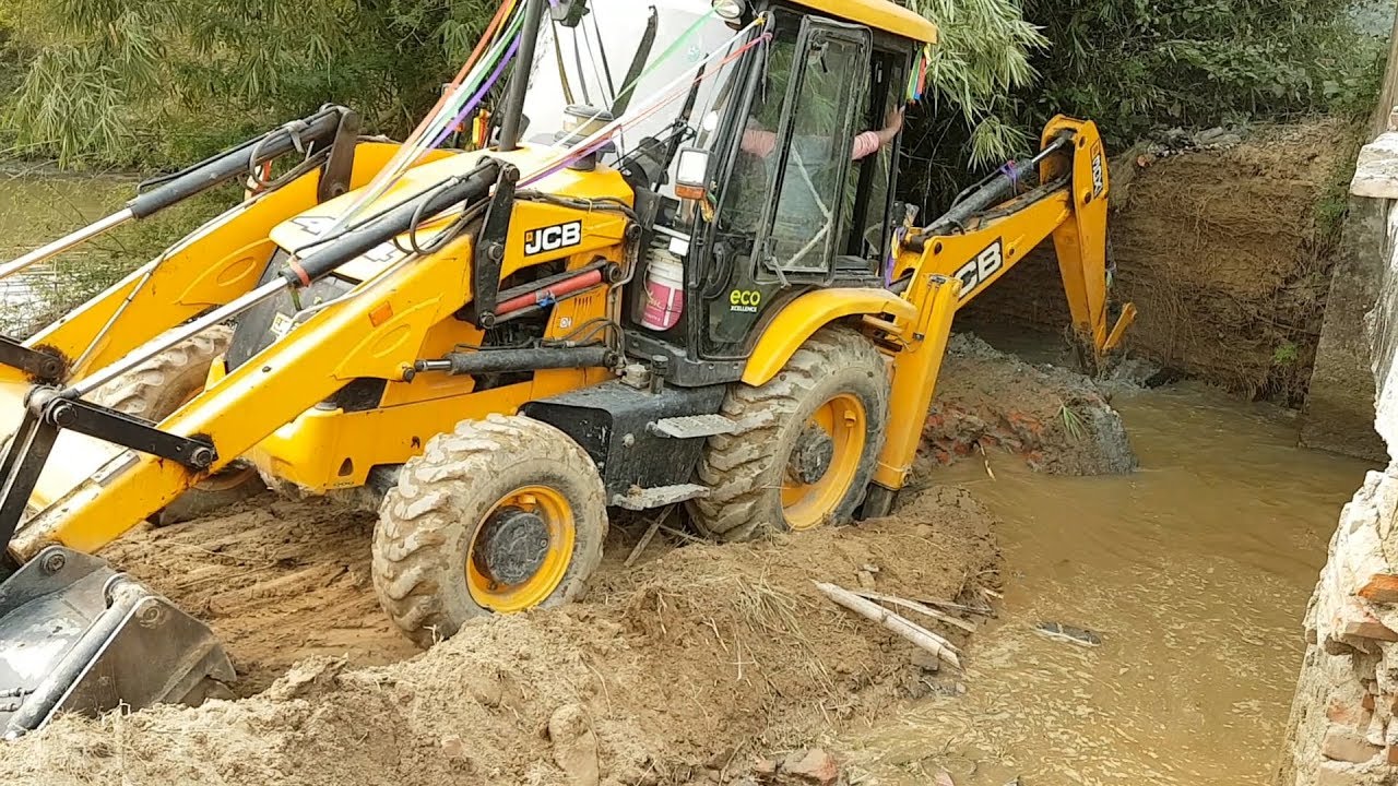 JCB Breaking Bridge Wall and Cleaning River - JCB Working For New ...