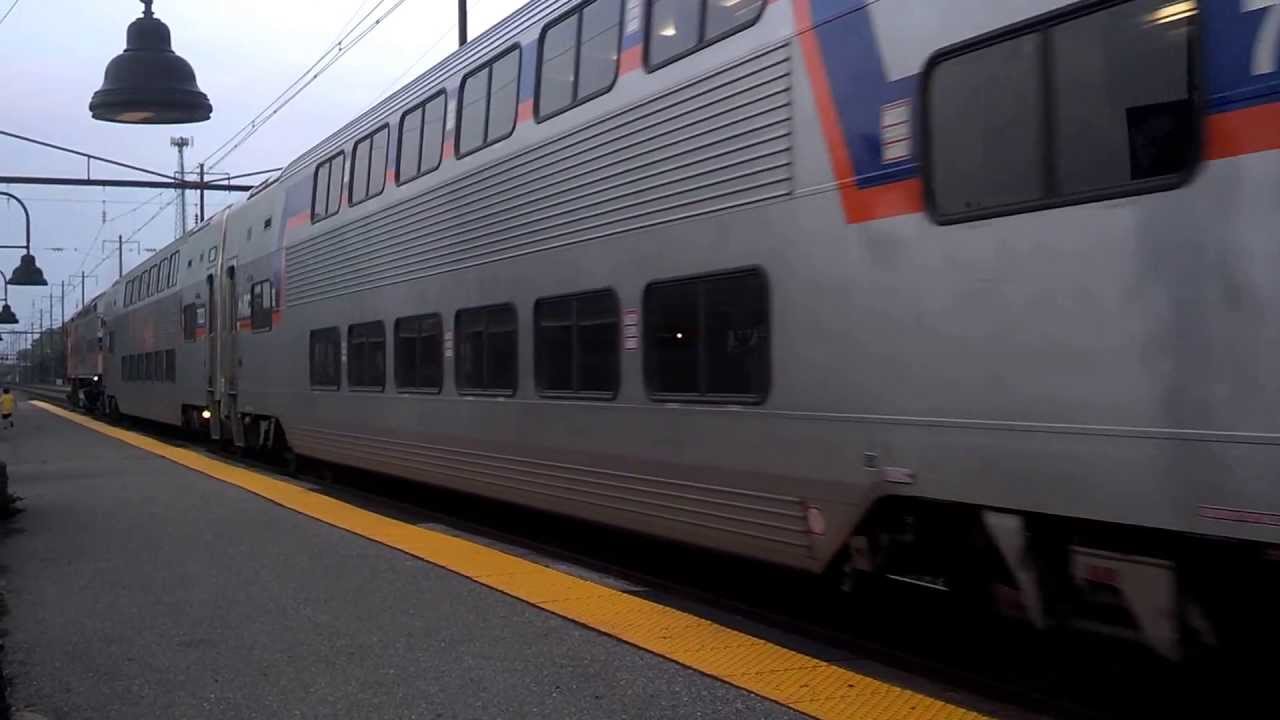 MARC Train Departing Perryville, MD Station - YouTube
