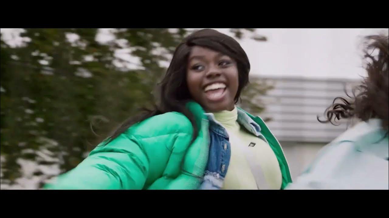 HLM Pussy maintenant en salle - Interview de Nora El Hourch - YouTube