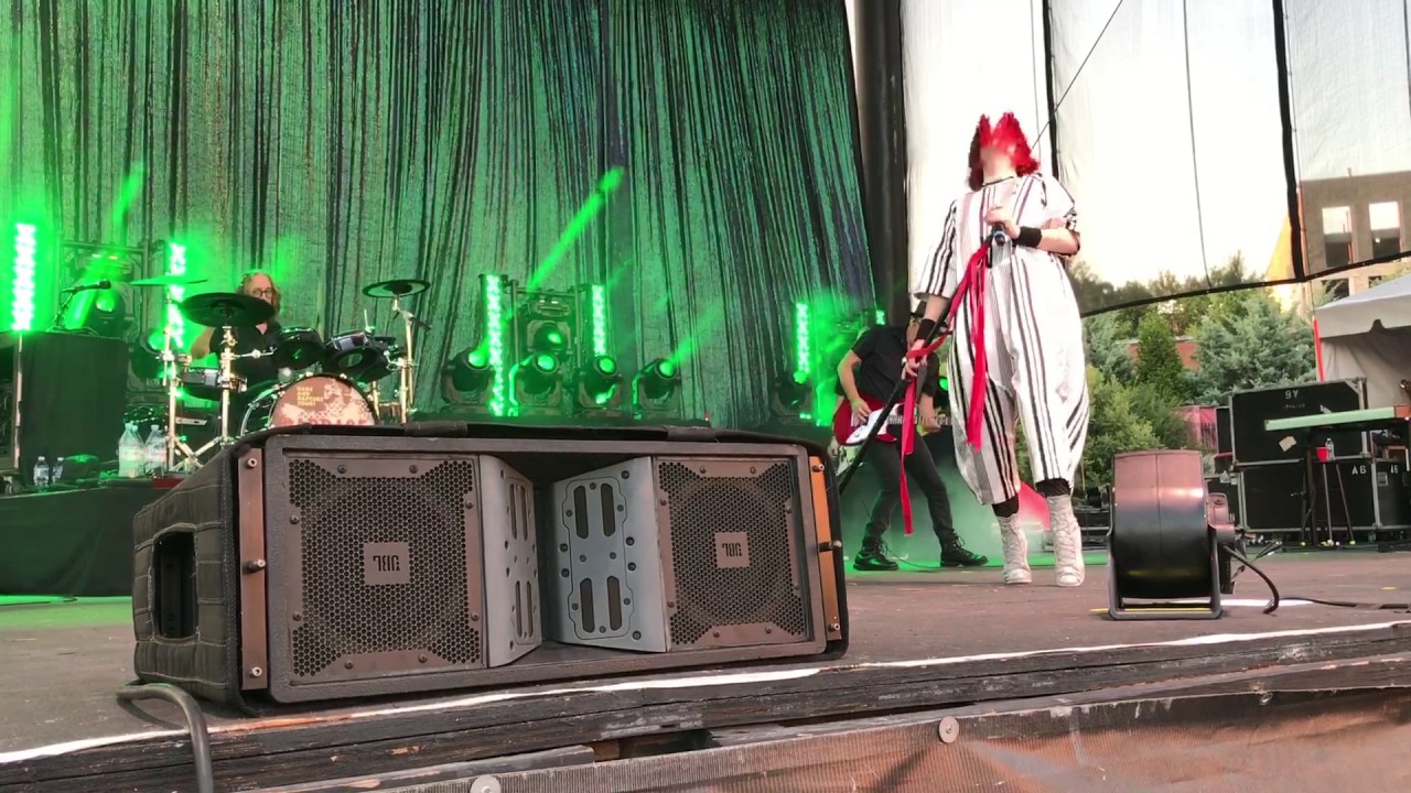 Garbage - Empty • Red Hat Amphitheater • Raleigh, NC • 8/5/2017 - YouTube