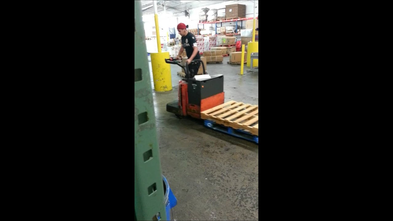 Riding Pallet jack - YouTube