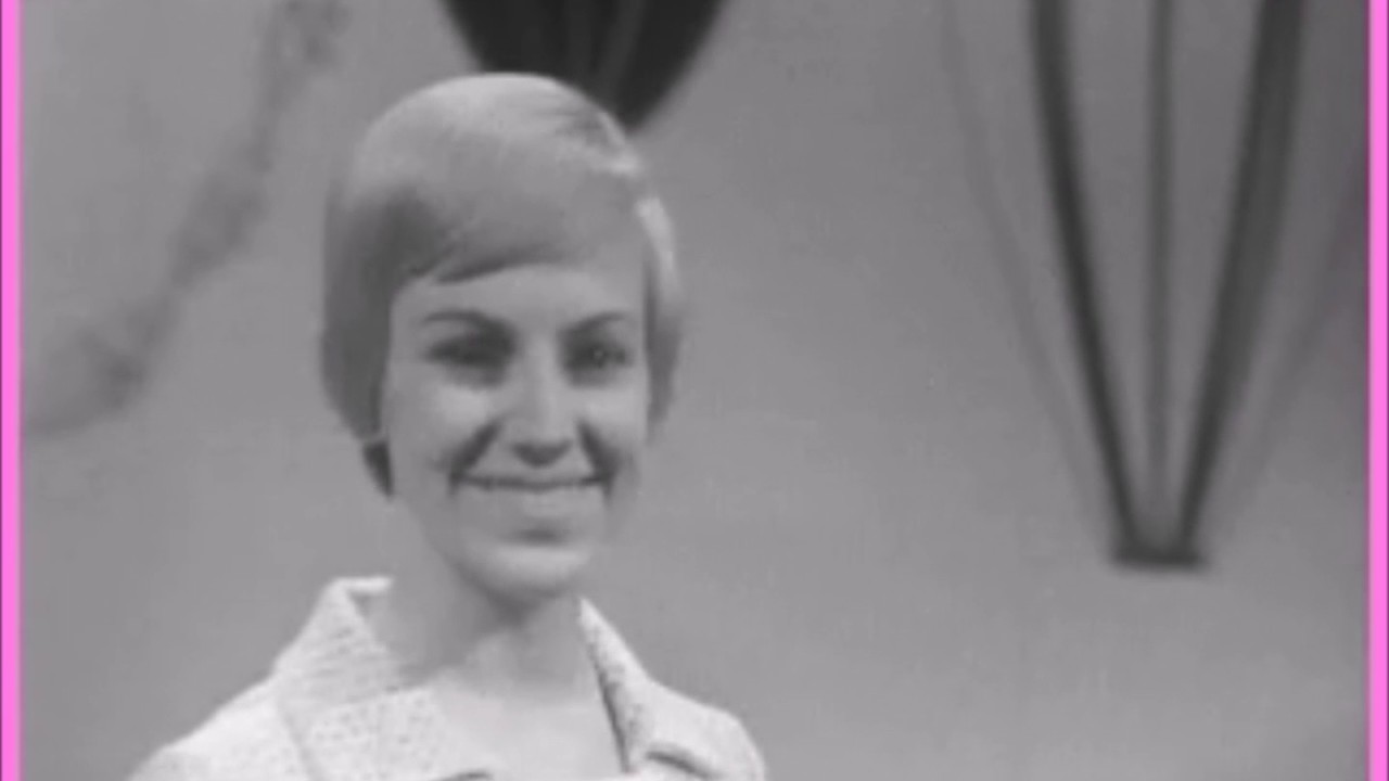 Bev Harrell ★ Life & Soul Of The Party ♫ - YouTube