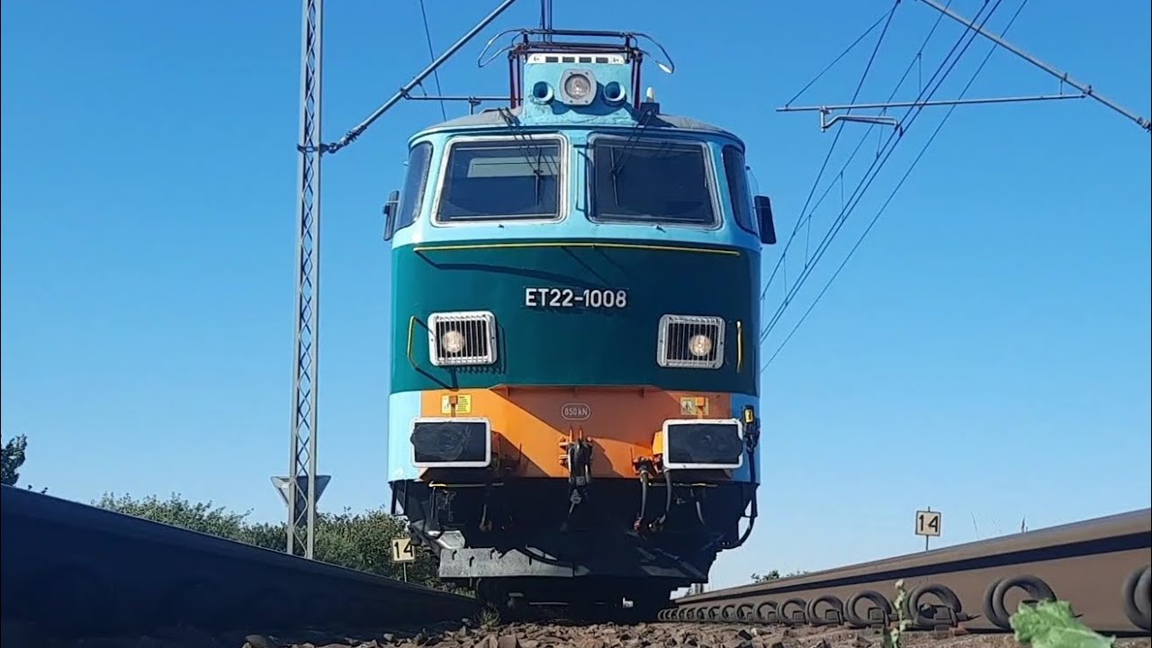 Świeżutki "REKIN" ET22-1008 + ET22-930 (Chora) z wahadłem węglarek - YouTube