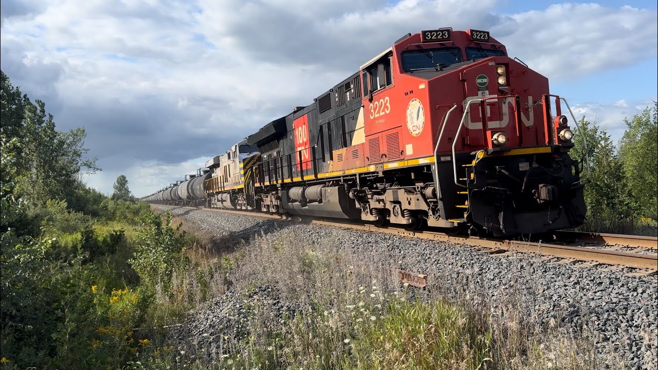 CN 3223 takes the lead on CN 714 (Tanker Train) - YouTube