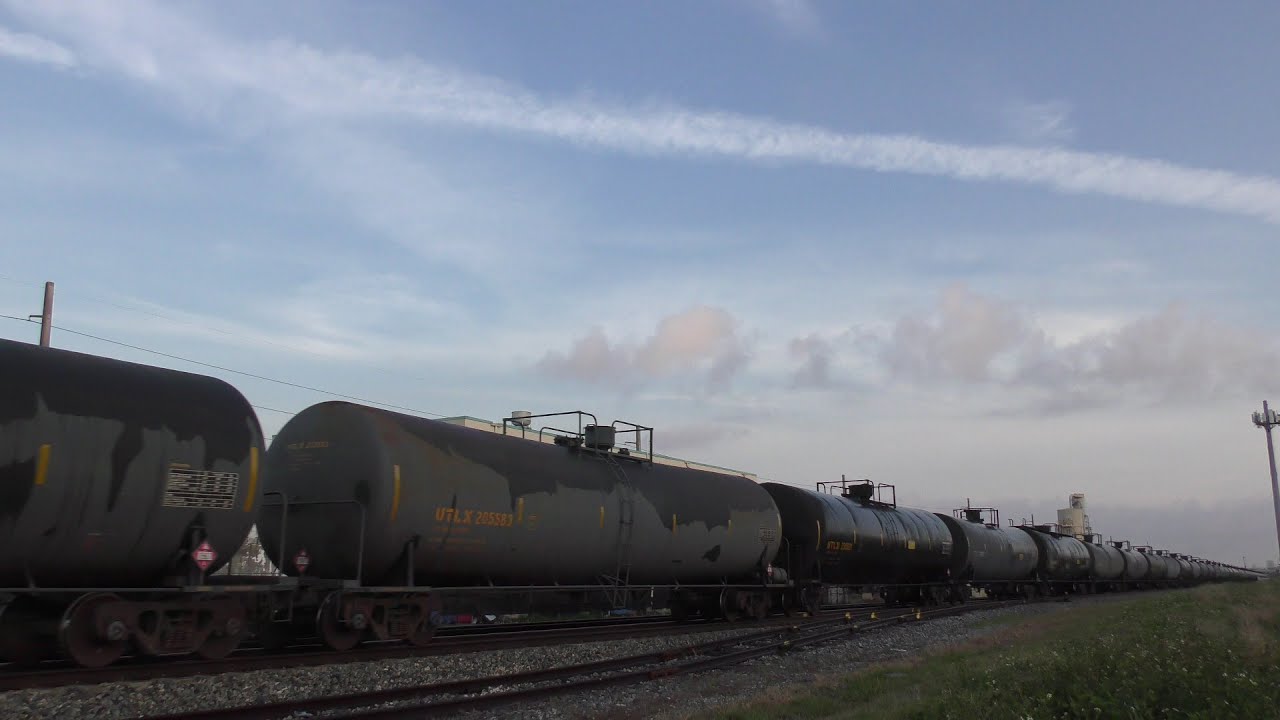 Tanker Train on FEC 101-09 also FEC 109-09 and Brightline BLF701 ...