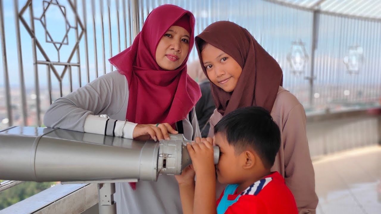 Asiknya naik menara setinggi 99 meter | Menara MAJT - YouTube