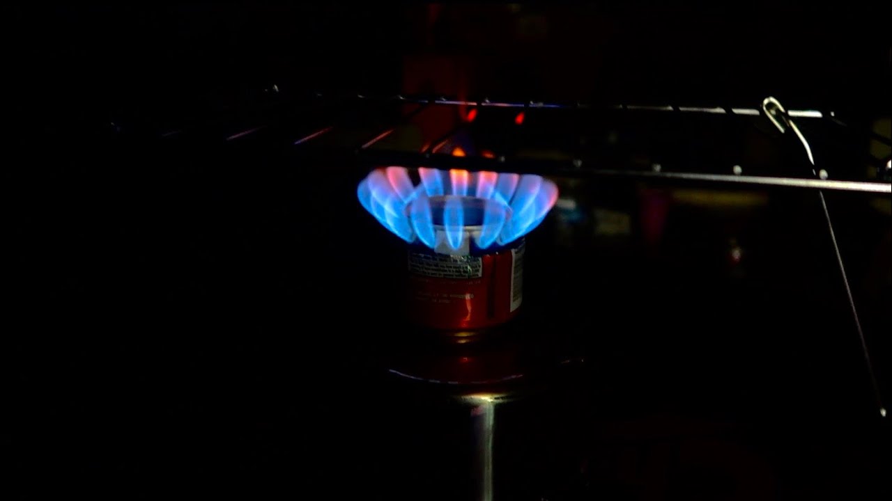 MAKING A SODA CAN STOVE - YouTube