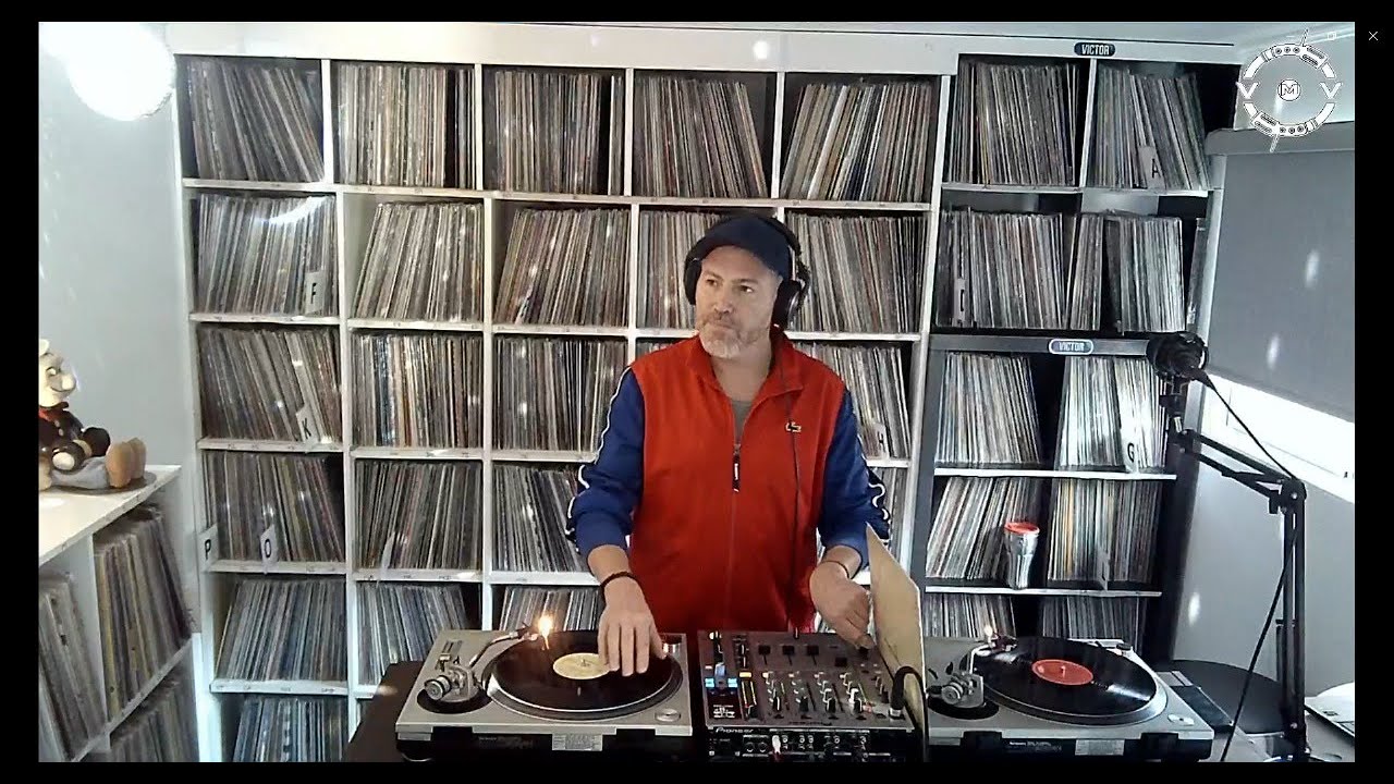 MIX CON VINILOS - TARDE DE DOMINGO 28 ABRIL - SOLO CLASICOS CON VICTOR ...