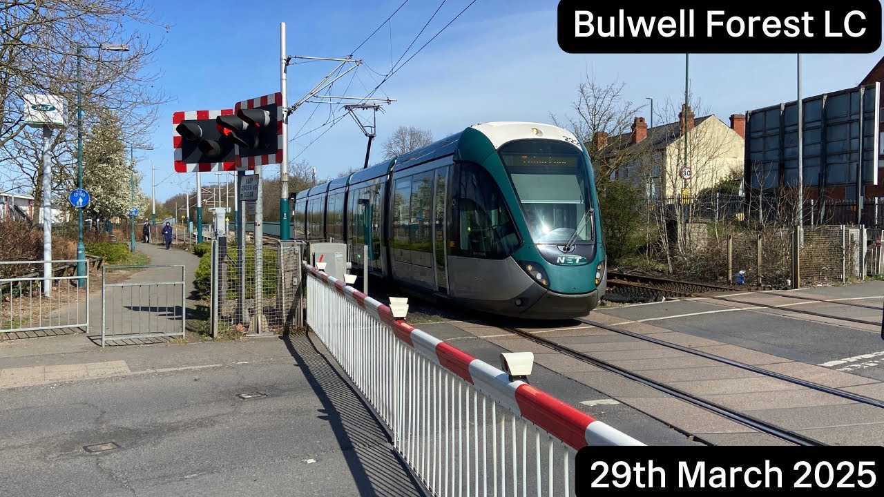 Bulwell Forest Level Crossing (29/03/2025) ft:@parker_on_paws - YouTube