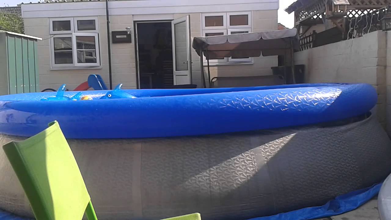 Fat boy diving in pool - YouTube