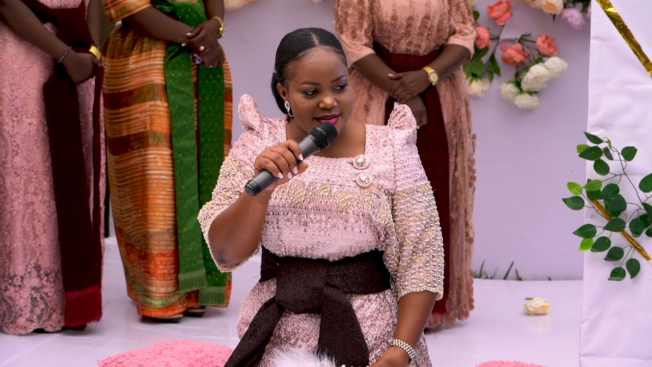 traditional Introduction ceremony kwangula In Uganda. (Jenniffer ...