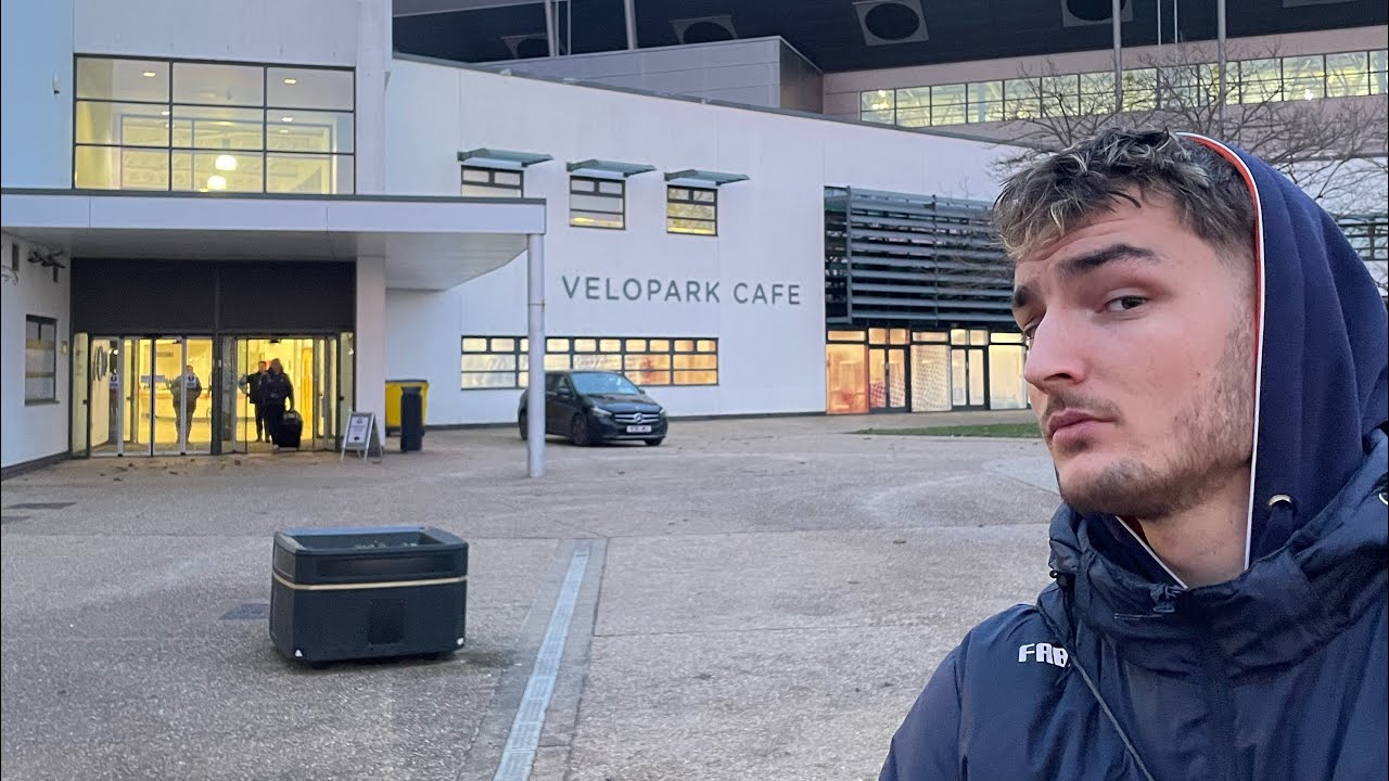 VLOG? MANCHESTER TRIP - YouTube