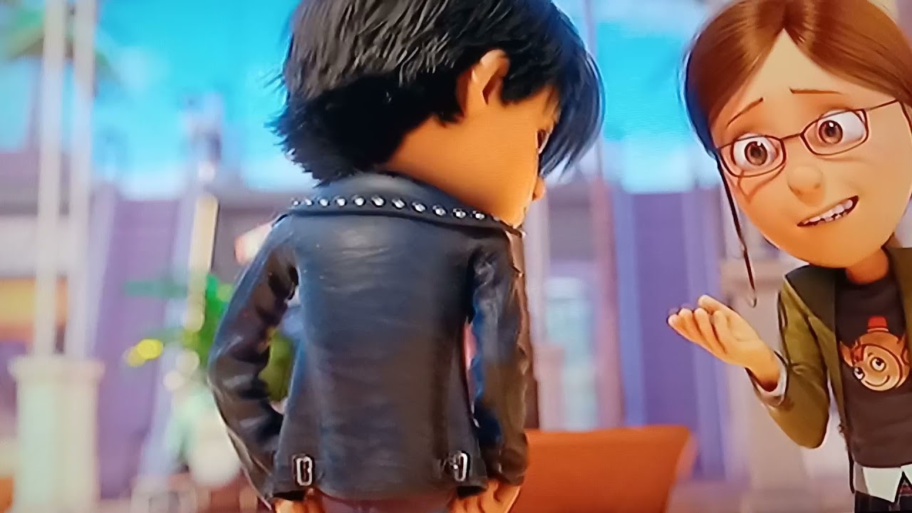 Despicable Me 2 Agnes, Edith And Margo At Paradise Mall. - YouTube