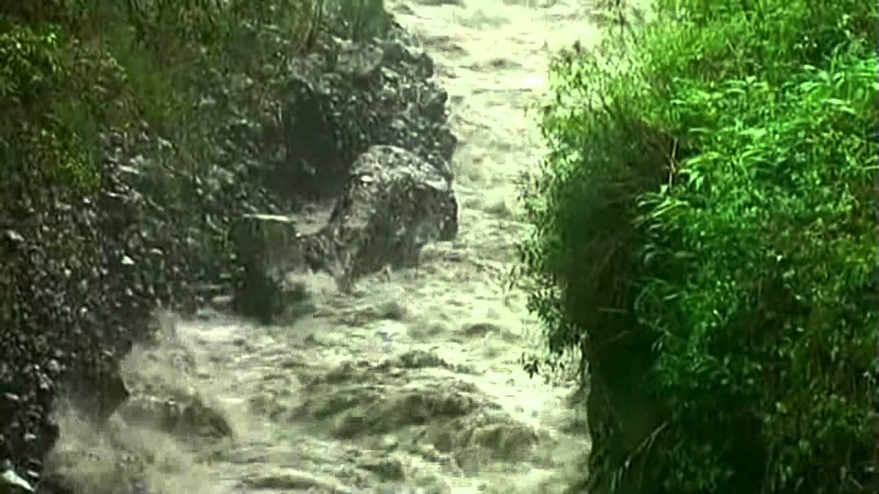 Cyclone DINA à l'île de La Réunion - Janvier 2002 - YouTube
