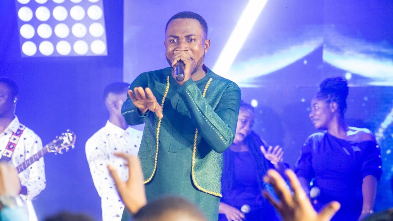 2AJ PERFORM NNE3MA AYE YIE LIVE @ HIS LAUNCHING - YouTube