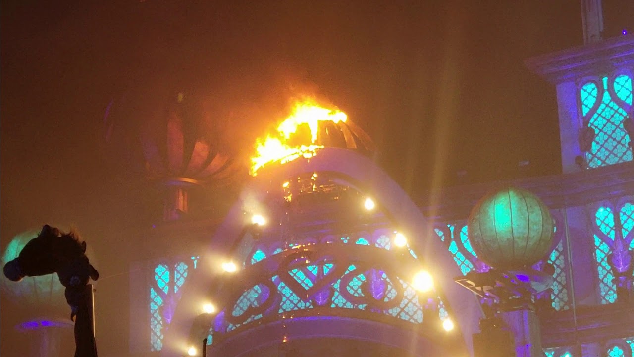 EDC Orlando 2018 Kinetic Field Stage Catches Fire Shuts Down Stage ...