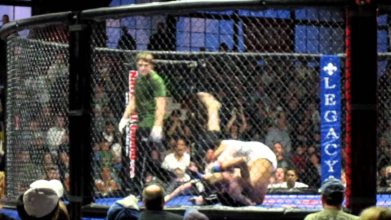 James Thompson first mma fight - YouTube