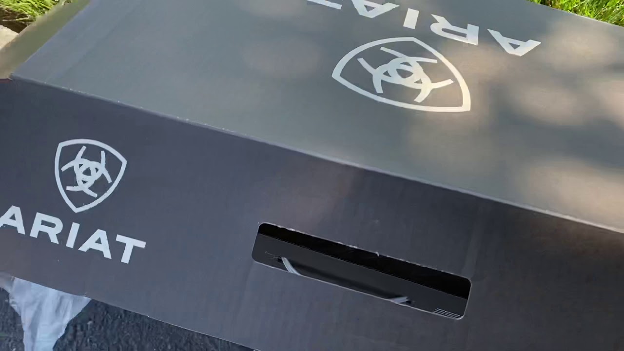 Ariat Heritage Buckaroo Western Boot - YouTube