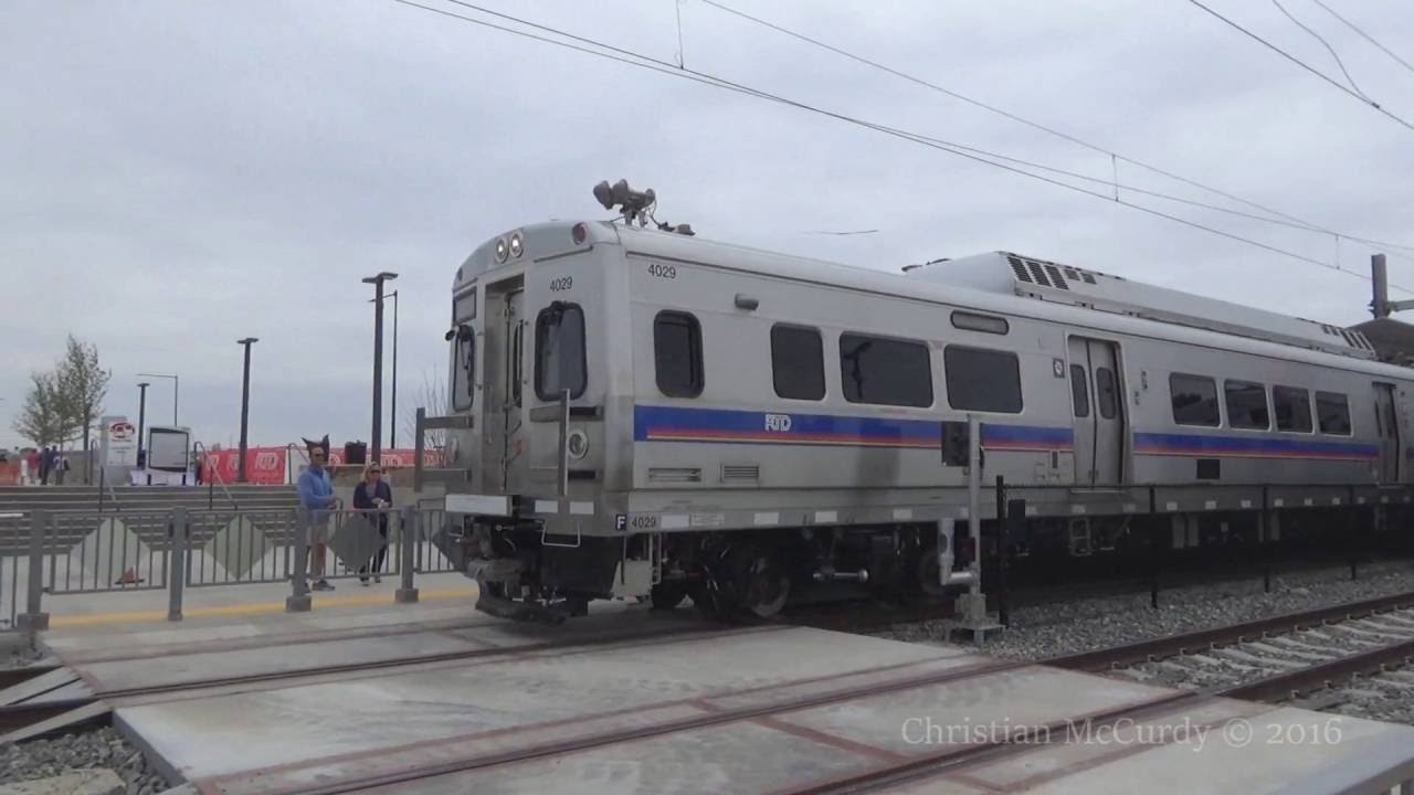 RTD A-line Commuter trains at 61st and Pena St. 4/23/16 - YouTube