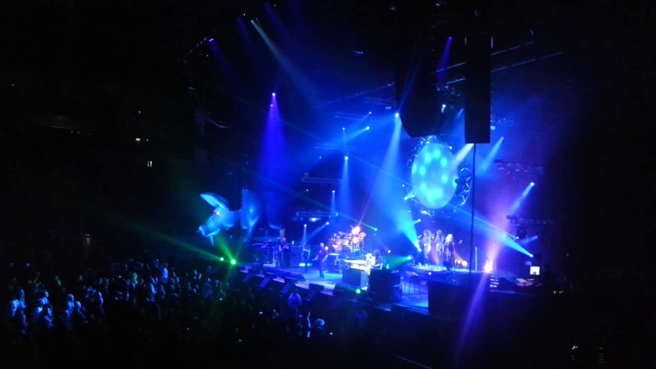 The Australian Pink Floyd in the O2 Arena(1) - YouTube