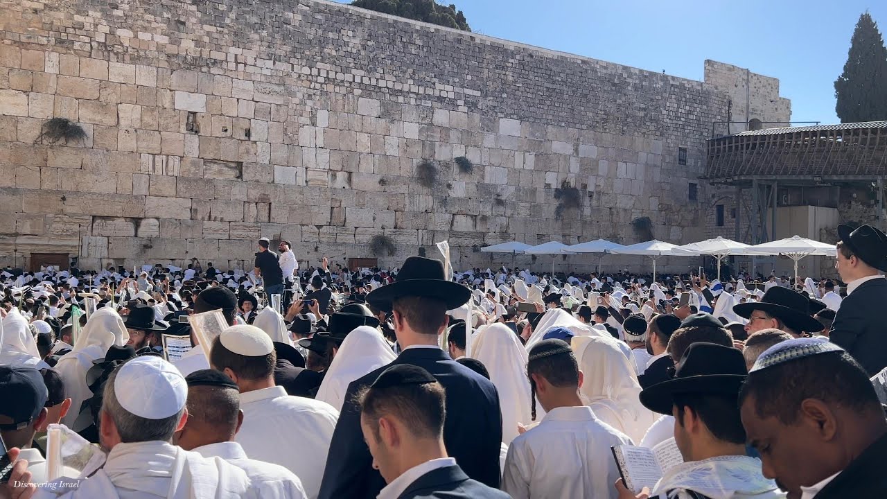 Traditional priestly blessing (birkat kohanim) in Sukkot at the Western ...
