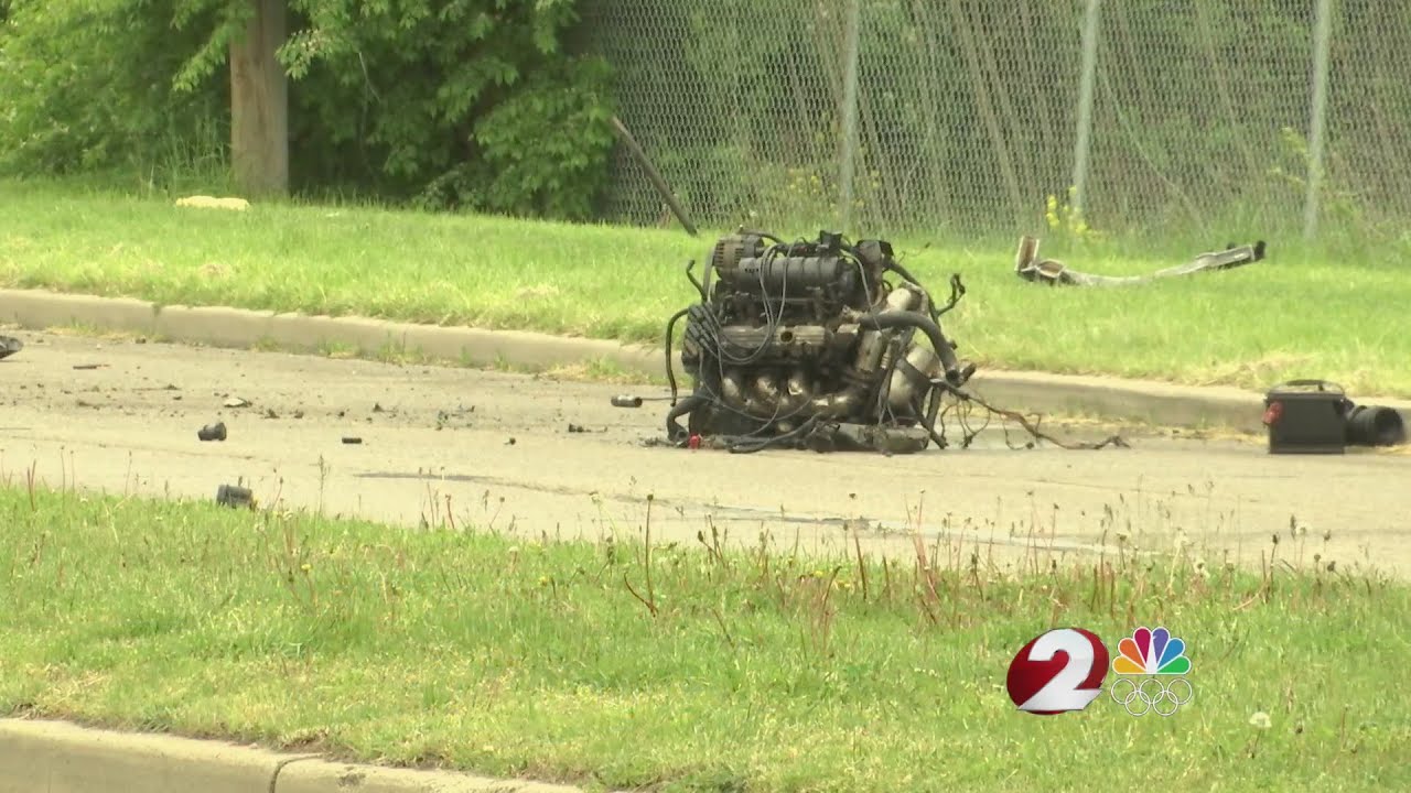 Man hospitalized after losing control of car, hitting tree head-on ...