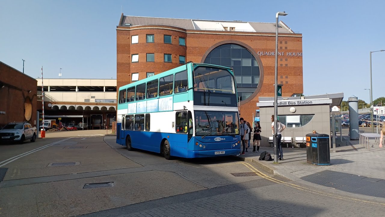 Volvo B7TL East Lancs Myllennium Vyking on the 411 | Metrobus 6949 ...