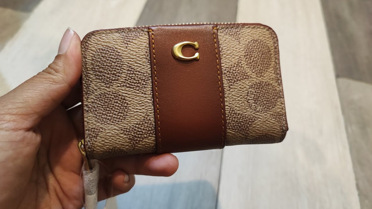UNBOXING!!!! Coach Essential Small Zip Around Card Case In Signature ...