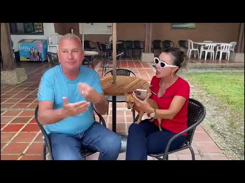 Felix Zuluaga -  Mirando mujeres en bikini - (Upa Pues)