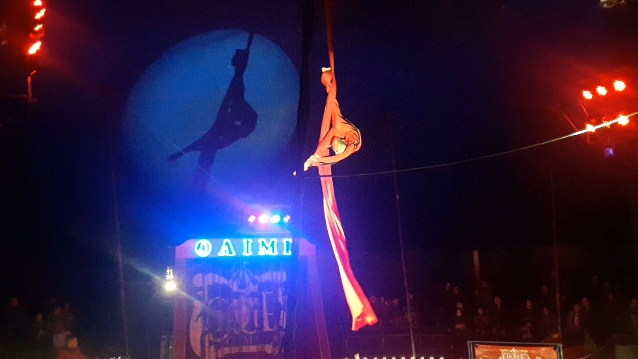 Circus /Aerialist / Цирк / Воздушная гимнастка на полотнах - YouTube