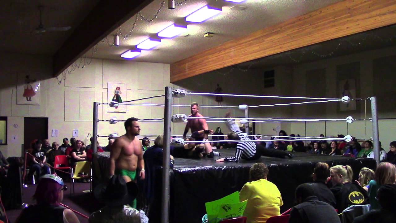 Tyler Colton vs Arabian Executioner Regina, Sask. Oct. 24/14 - YouTube