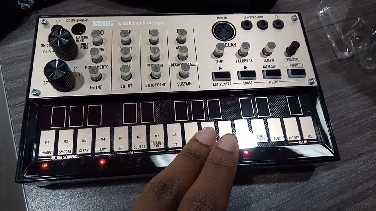 My first analog synth (korg volca keys) - YouTube