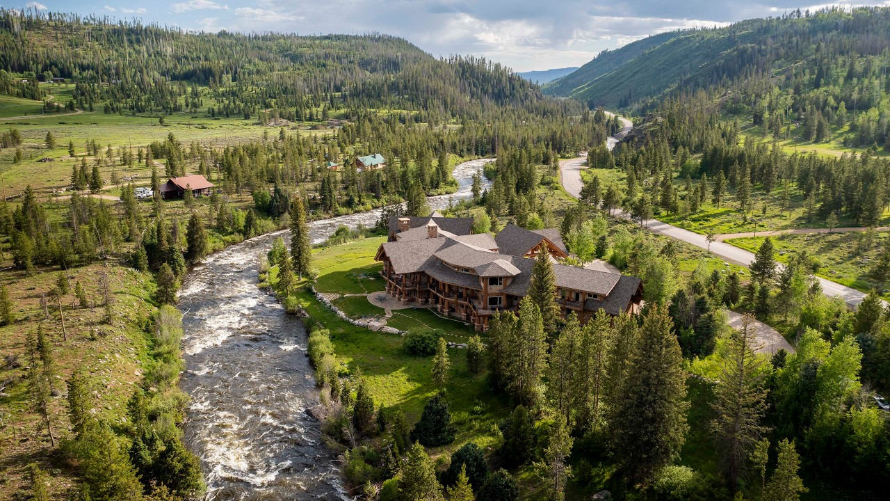 Touring a Stunning Log Home Mansion - YouTube